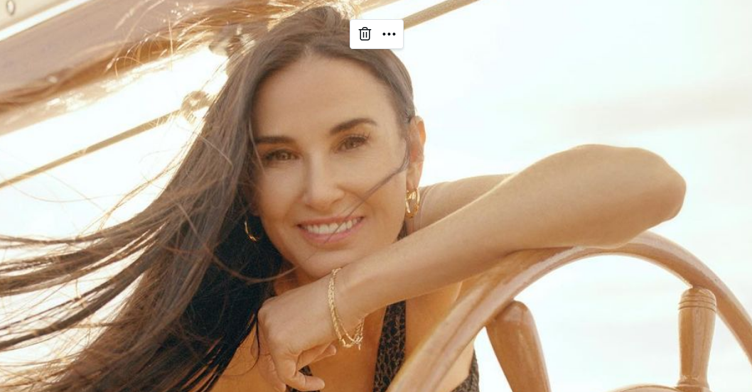 Demi Moore in costume da bagno: "Donne desiderabili a ogni età" (FOTO)