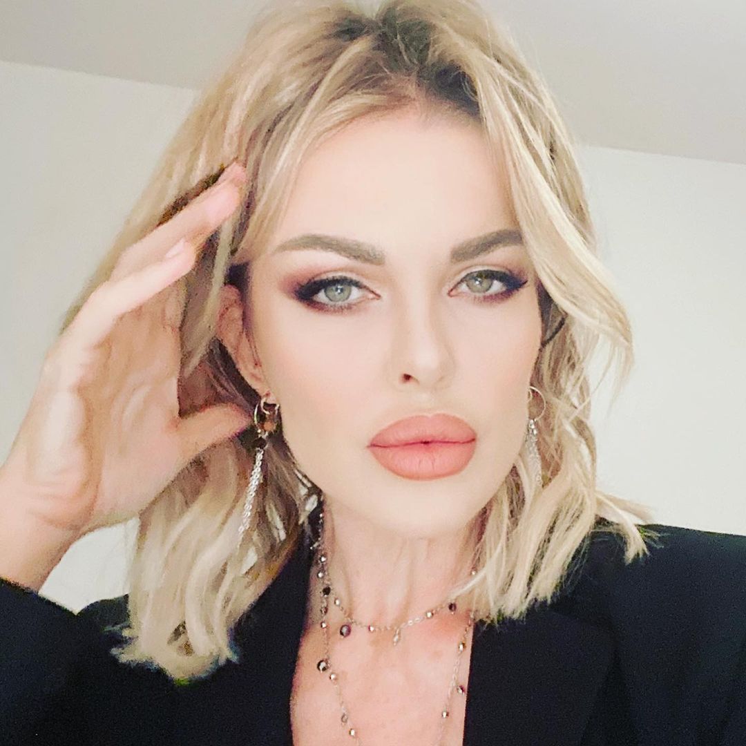 Alba Parietti, biografia, carriera, età, vita privata, compagno ...