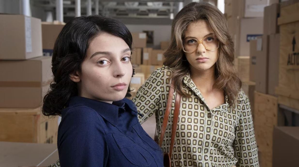 Elena Ferrante, biografia e carriera: chi è la scrittrice de L'Amica ...